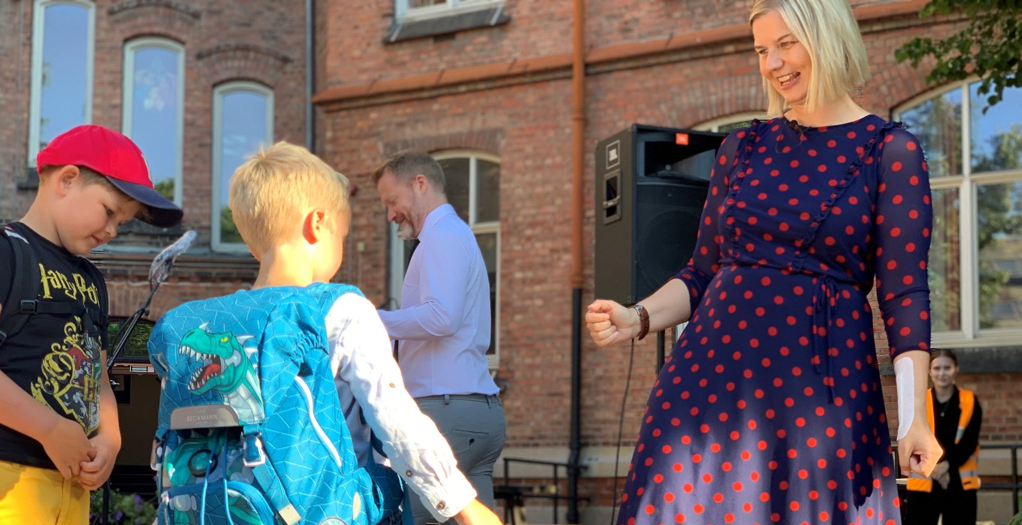 Venstres landsstyre: Vi trenger forsterket politikk for lærernes og elevenes gode hjelpere ...