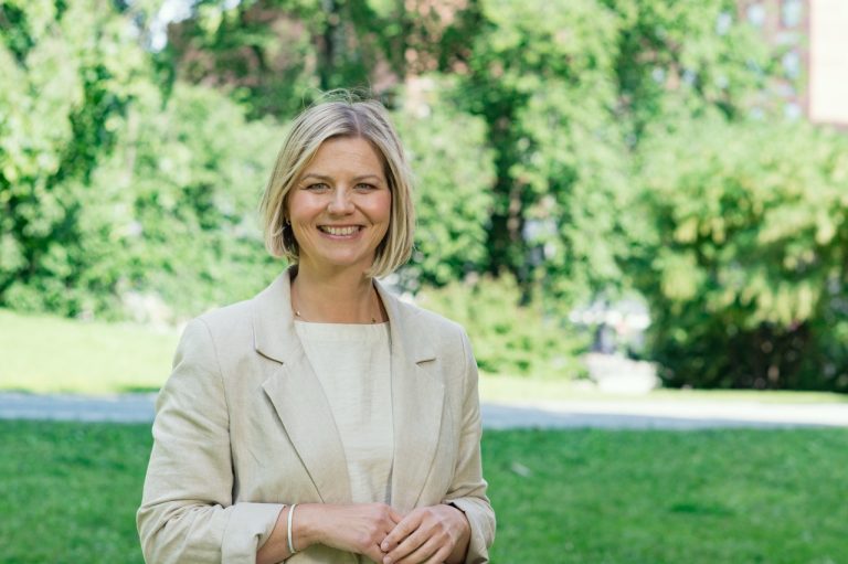 Vote for Venstre. (Liberal party) - Venstre