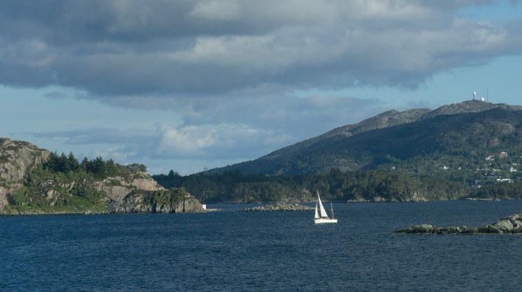 Ver med å gje vind i segla til Fjell Venstre - Øygarden Venstre