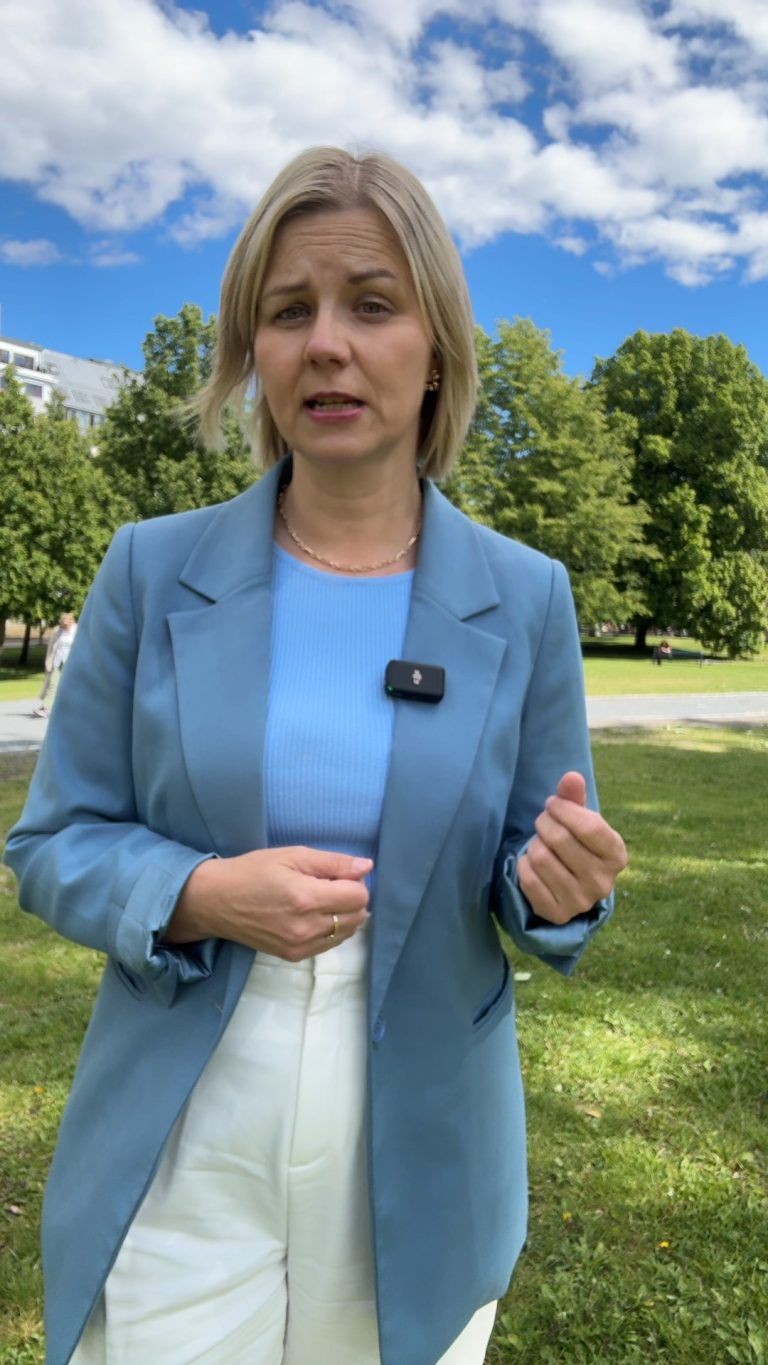 Vote for Venstre. (Liberal party) - Venstre